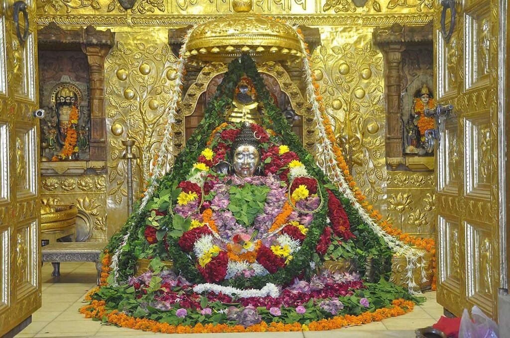 Ambaji And Somnath Temples Deposit 200 Kilos Of Gold Worth Rs 120.6 ...