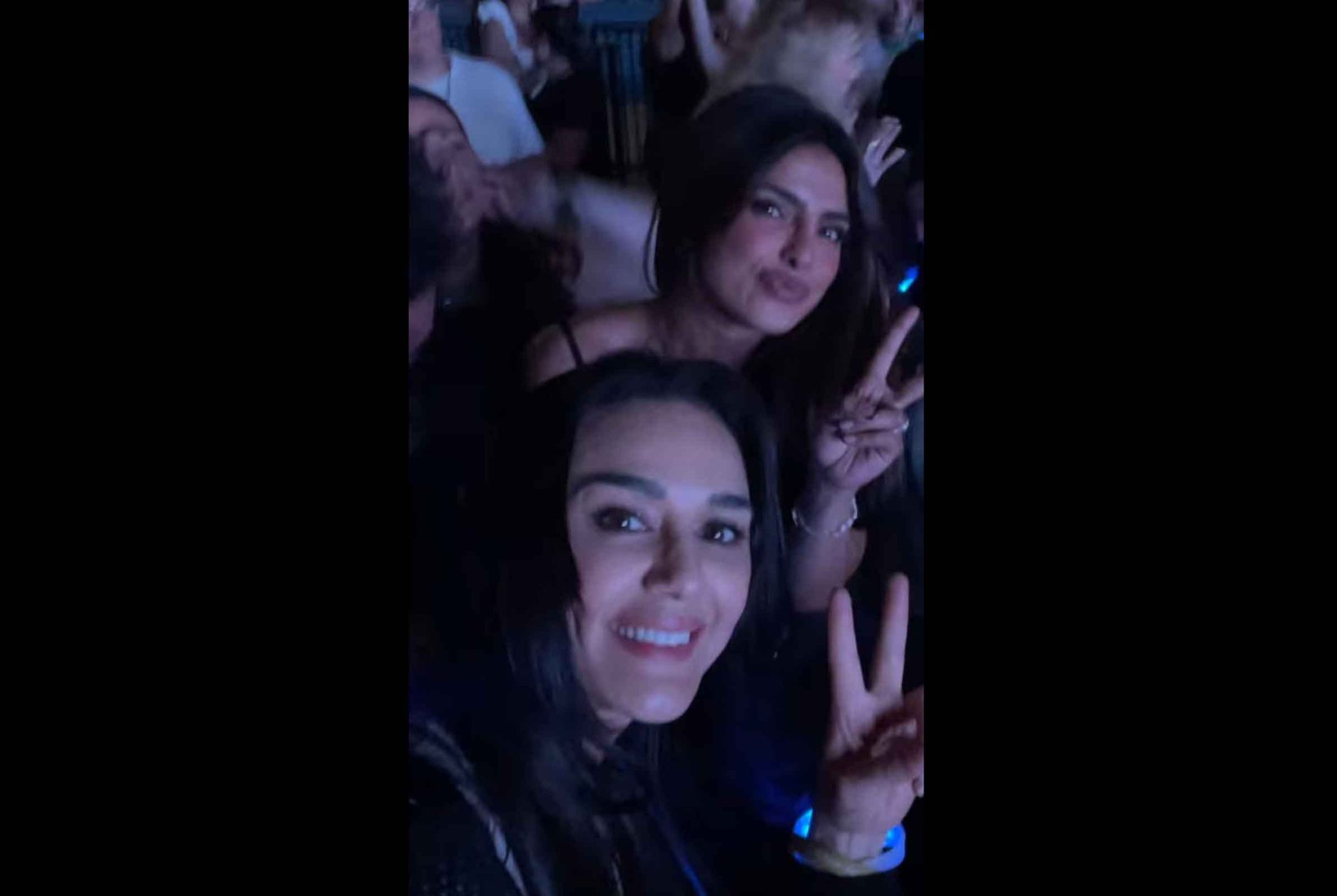 Preity Zinta At Jonas Brothers Concert With Priyanka Chopra: I ...