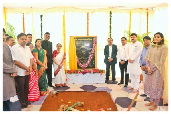 Usha Mangeshkar Lays Foundation For Lata Mangeshkar Music School - IndiaWest News