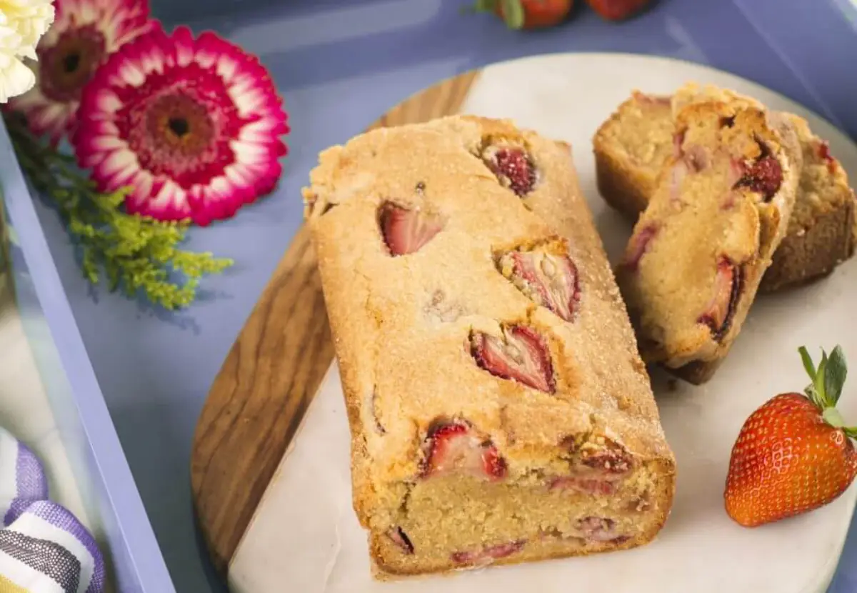 Strawberry Almond Bread - IndiaWest News